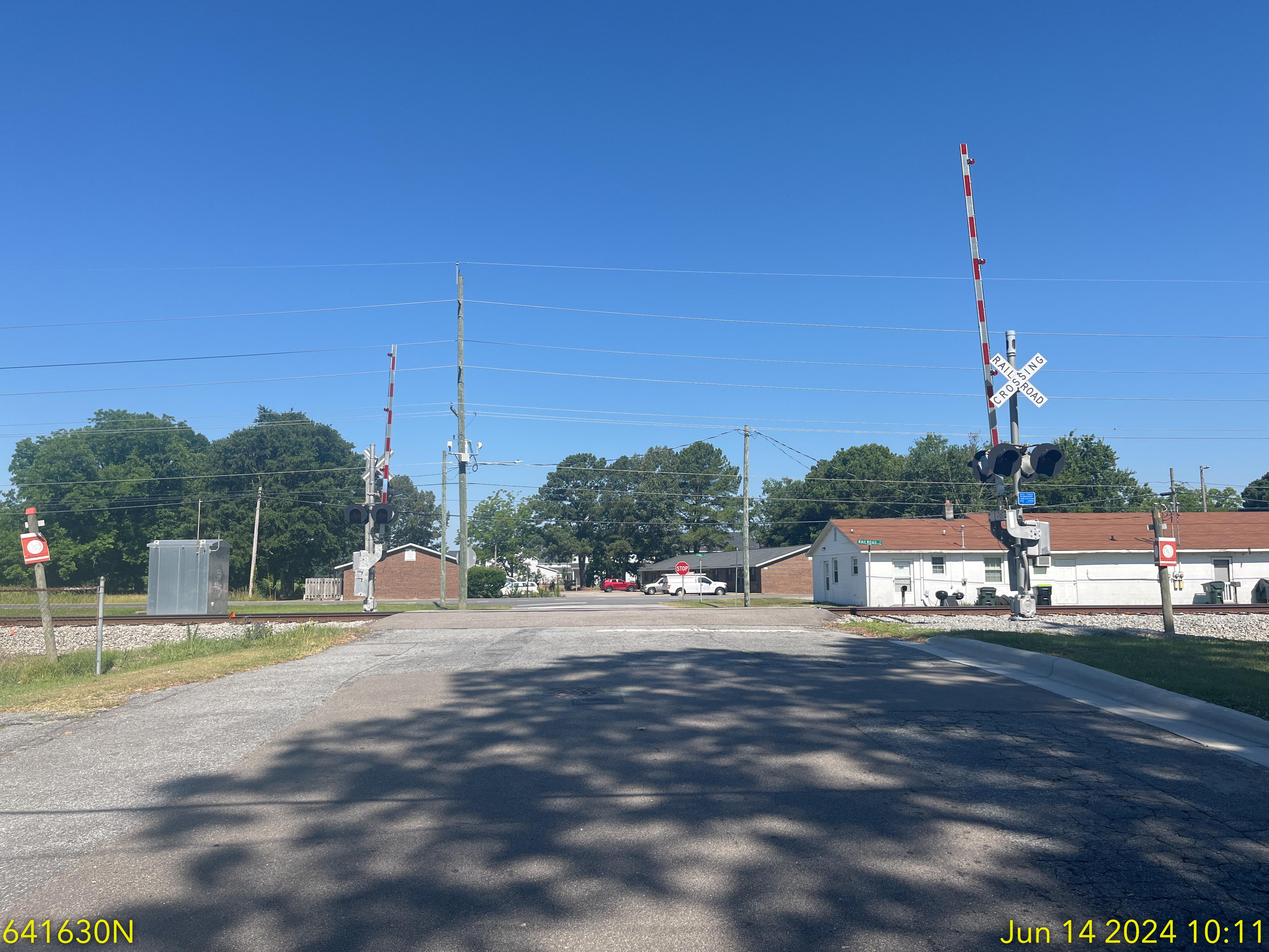 xfer.services.ncdot.gov - /railcrossingphotos/PITT/641630N/